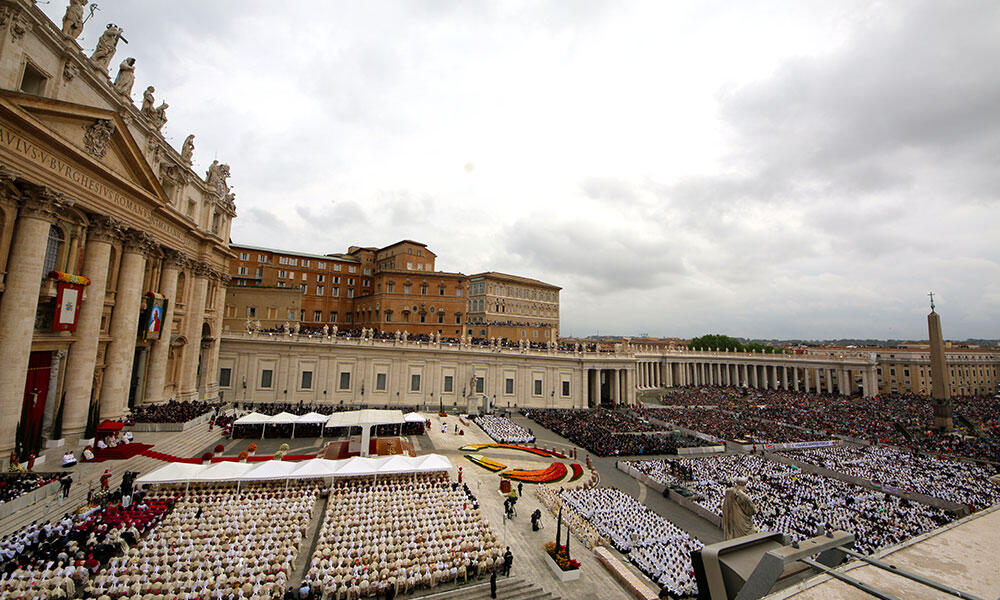 Canonizing Holy Men and Women | Spiritus