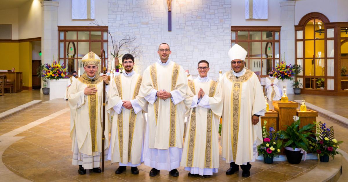 Bishop Vásquez Will Ordain Three to the Priesthood on June 11 | Spiritus